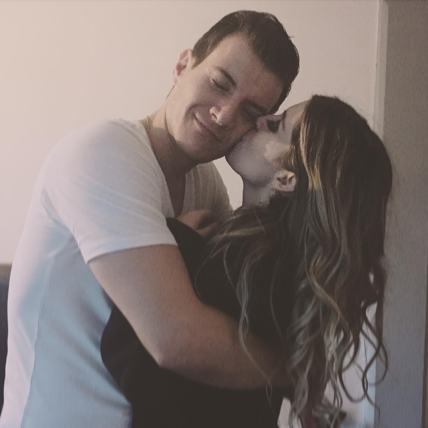 Quién Es La Famosa Actriz Que Es Novia De Julián Huergo El Ganador De