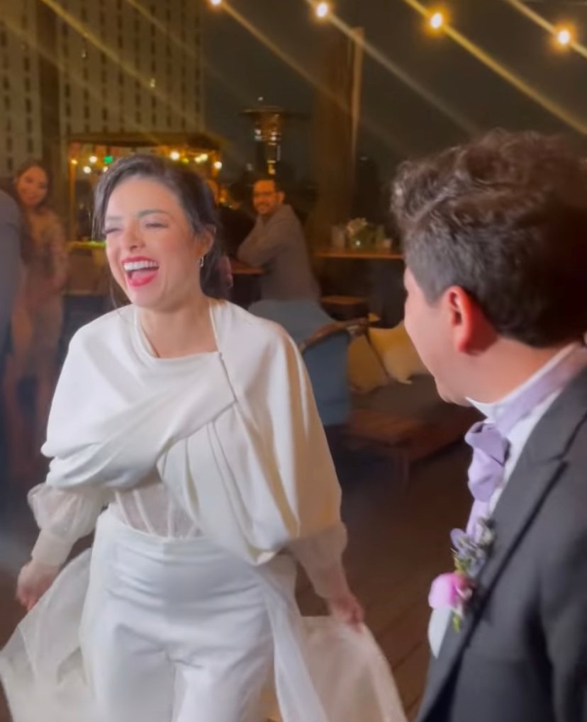 Con una divertida Boda, la actriz Violeta Isfel y su novio Raúl Bernal ...