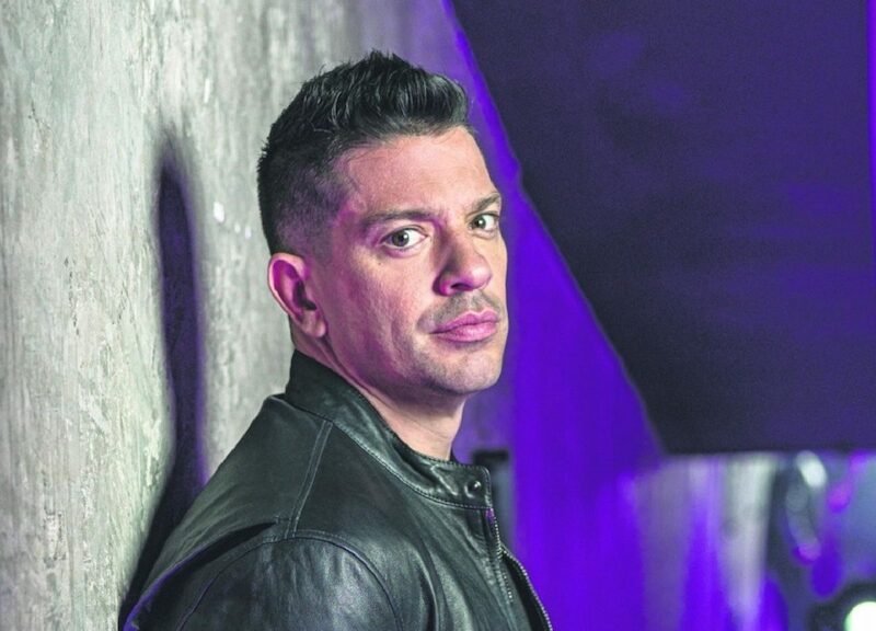 El cantante Yahir esta viviendo un momento muy doloroso en su vida ...