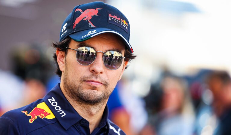 Checo Pérez presume su 'cuello de Superman' y deja a muchos con la boca ...