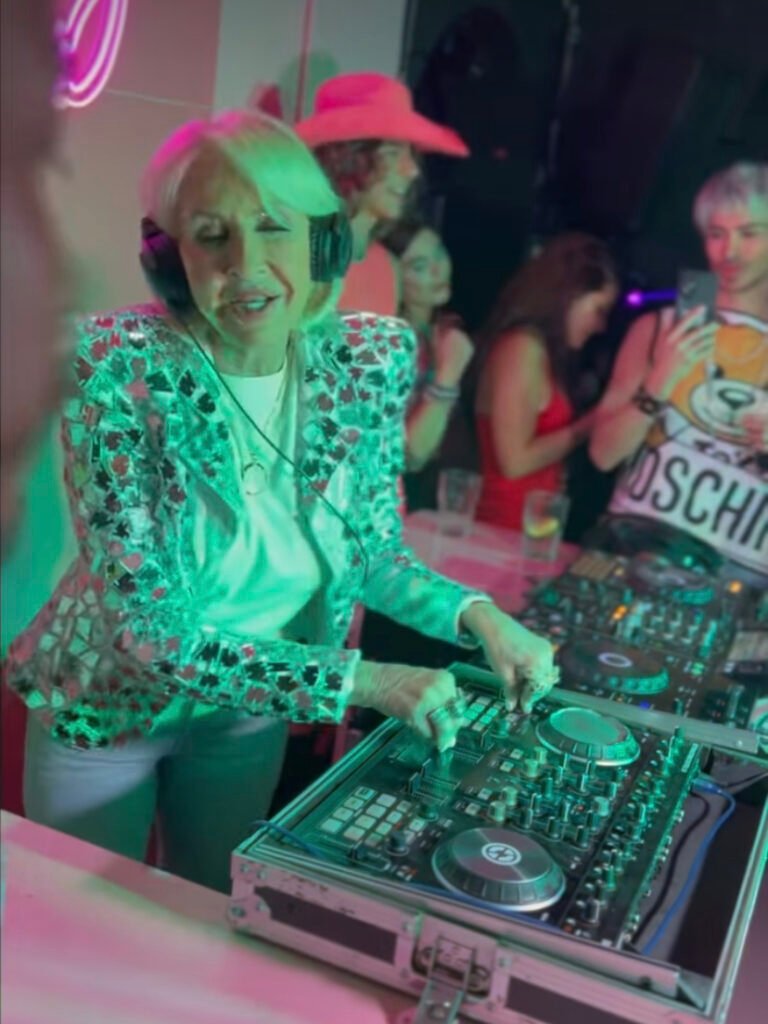 Laura bozzo debuta como DJ (fotos) - México Ya