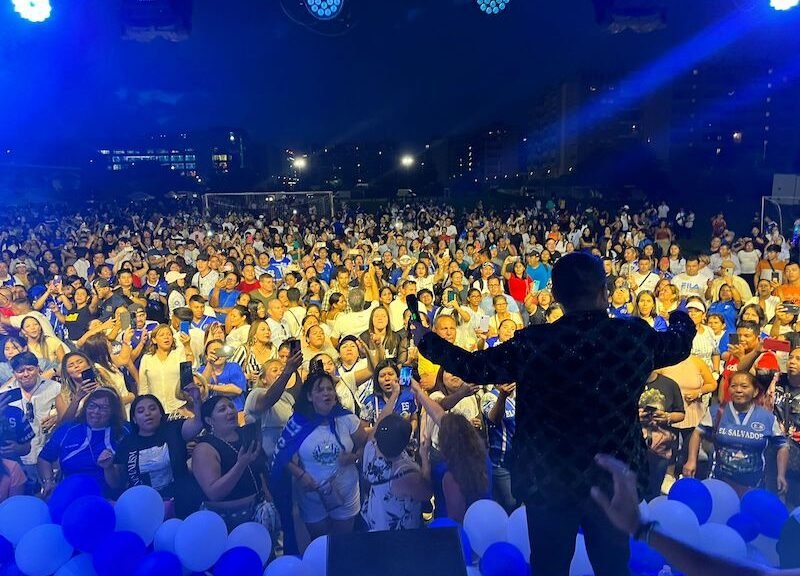 Ismael Rodríguez, ex vocalista de Los Ángeles Azules, visita Europa ...