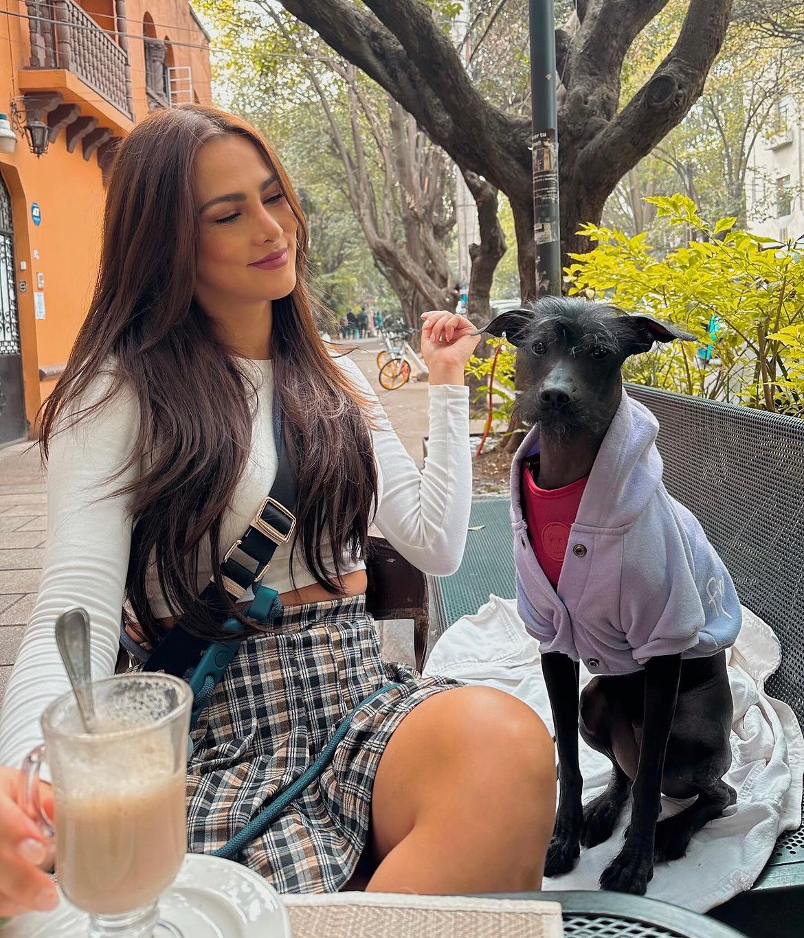 La ex Miss Universo 2014, la costarricense Kary Ramos recorrió calles ...