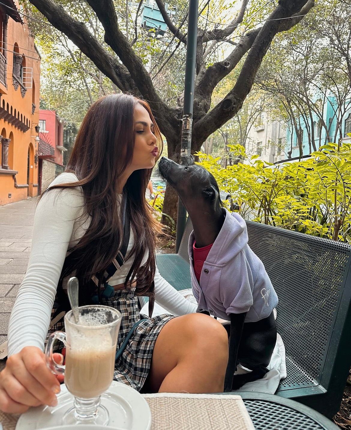 La ex Miss Universo 2014, la costarricense Kary Ramos recorrió calles ...