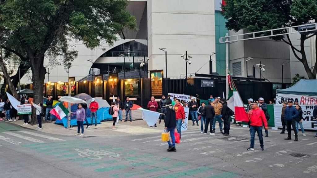 Toman los accesos a la Cámara de Senadores en protesta a la reforma al ...
